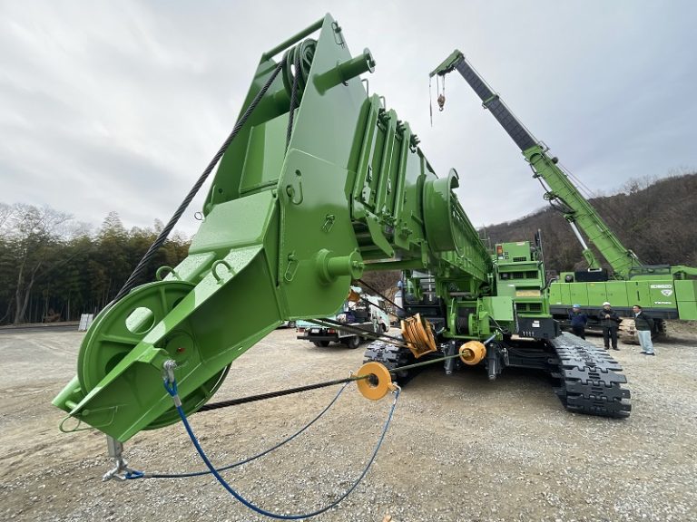 株式会社東洋工務店｜ 新規機材導入 55tクローラクレーン「TK550G」